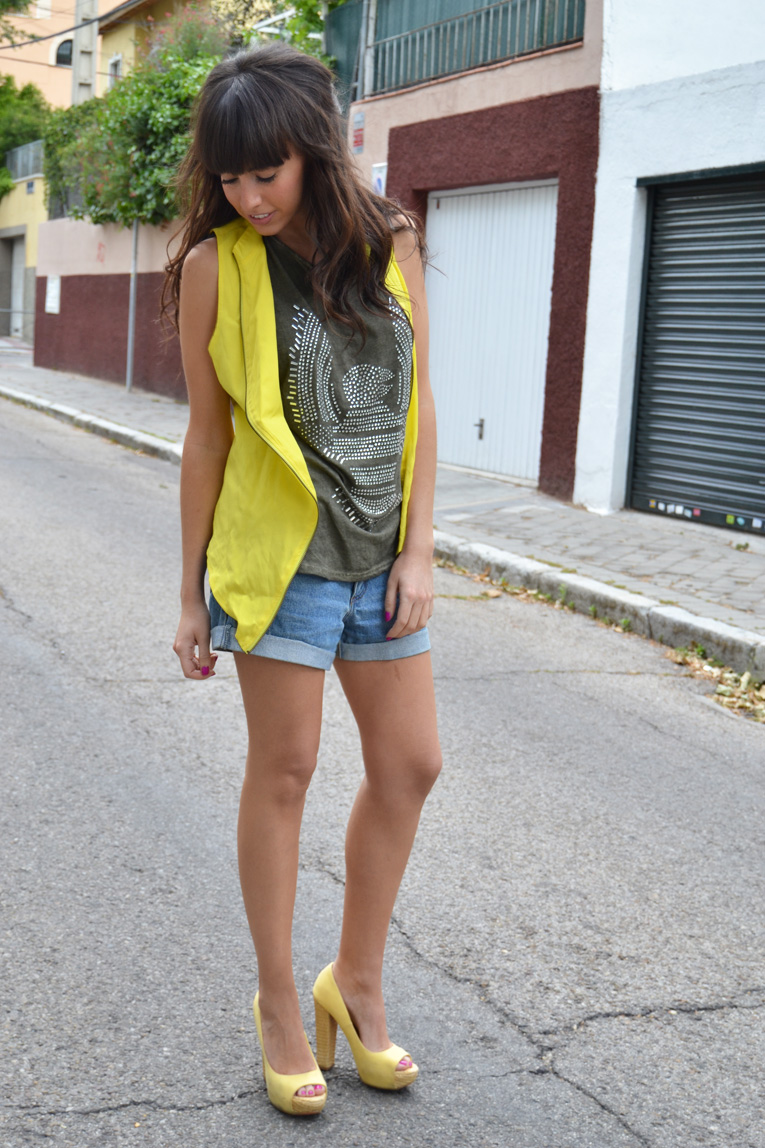 Warning-YOLO_Wear-Wild_OUTFIT_Street_Style-3-1 - Wear Wild