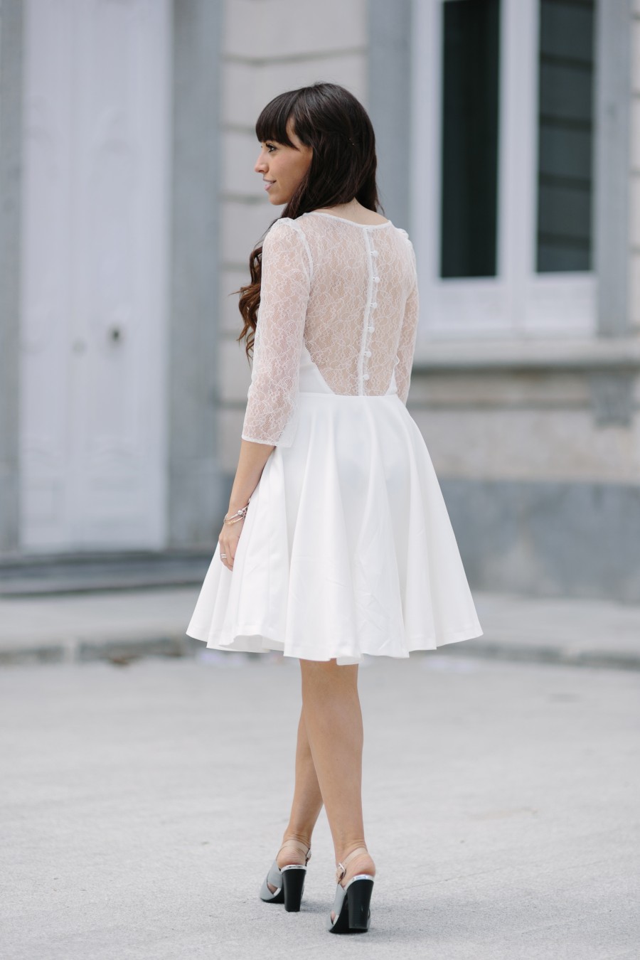 SHORT WEDDING DRESS WITH LACE DETAILS
